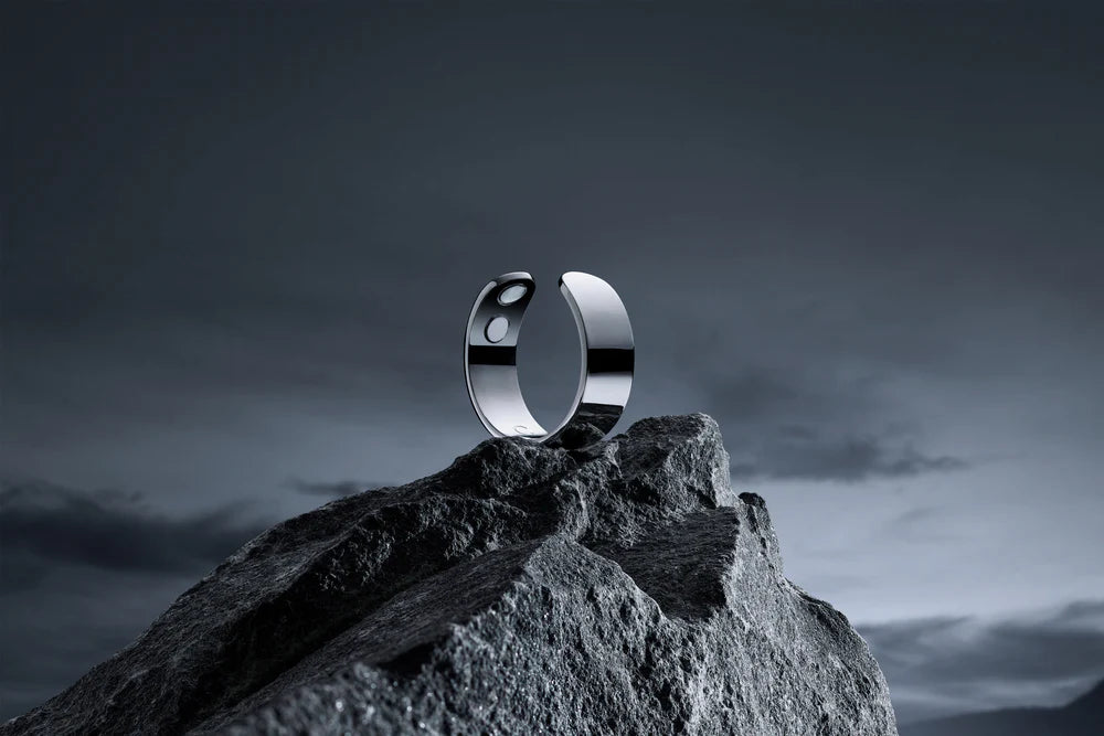 L'anello è progettato con 4 magneti posizionati in punti specifici ...